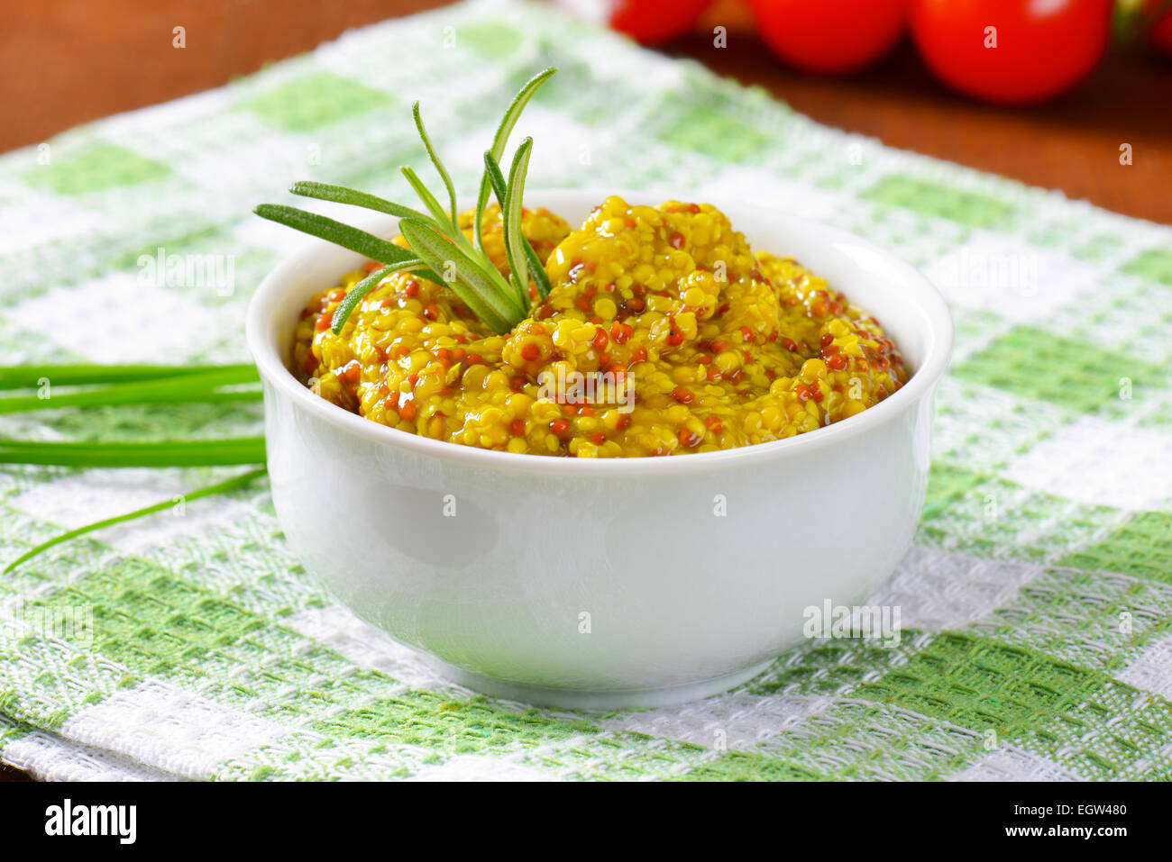 Bowl of whole grain mustard Stock Photo - Alamy