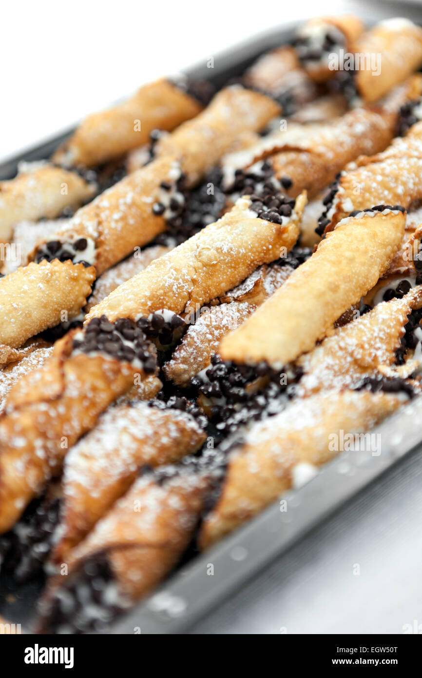 Fresh Cannoli Tray Stock Photo - Alamy