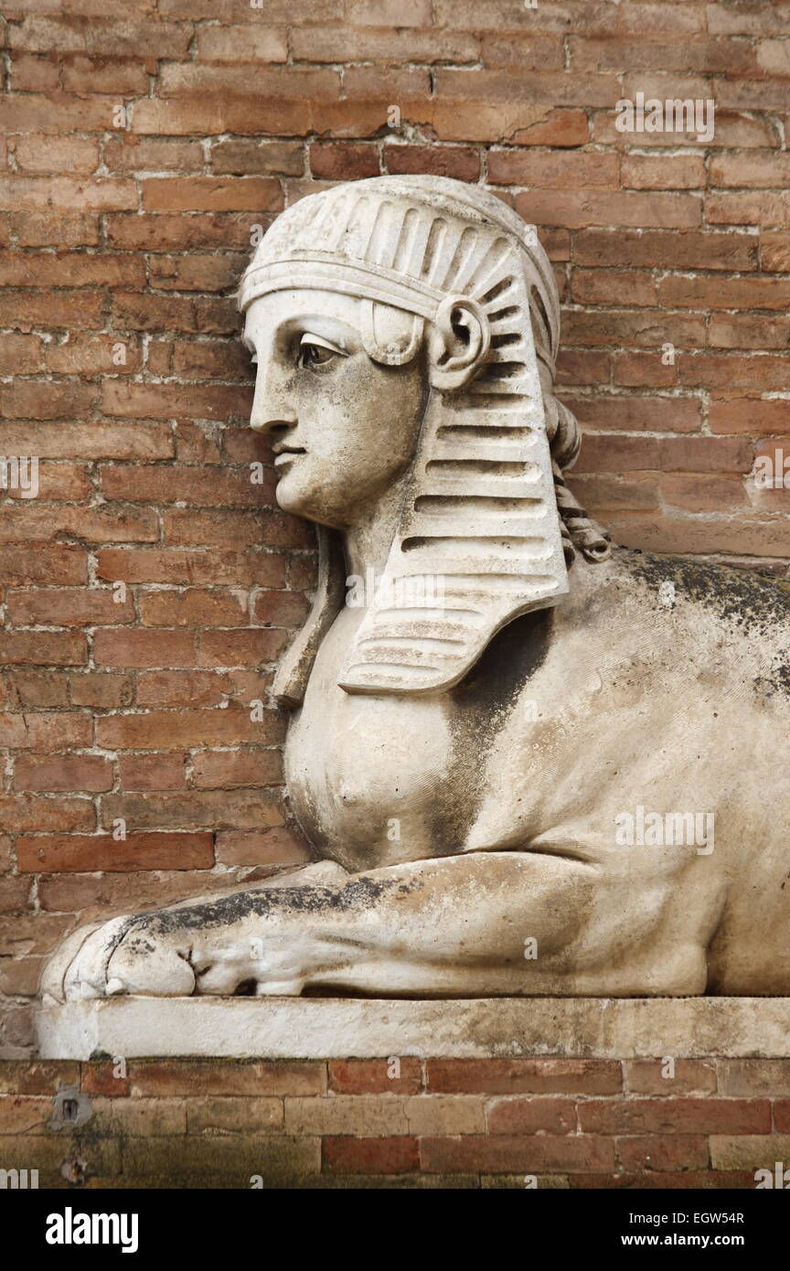 Statue of marble sphinx hi-res stock photography and images - Alamy