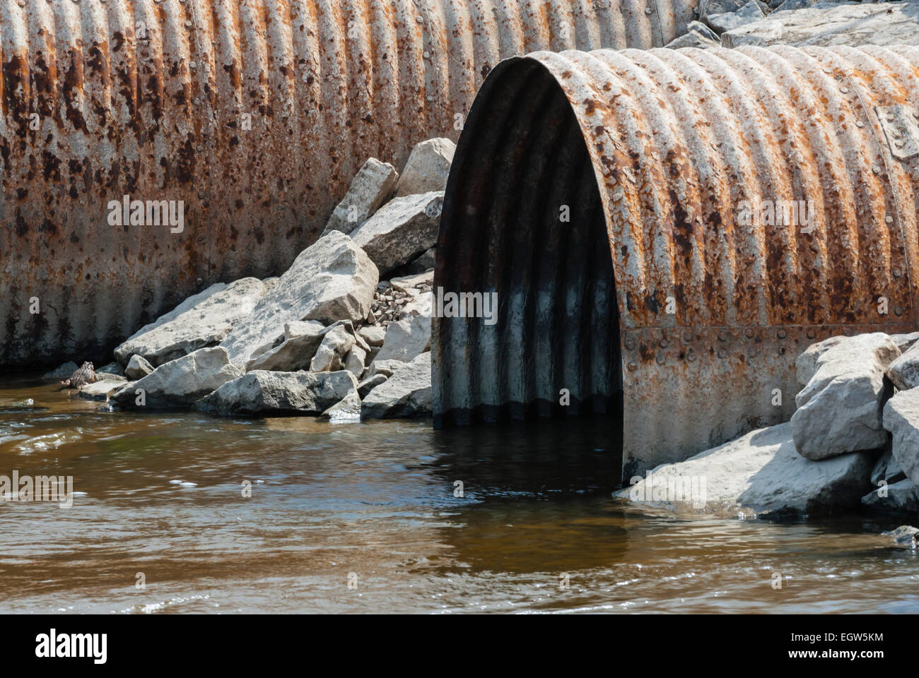 Stone culvert hi-res stock photography and images - Alamy
