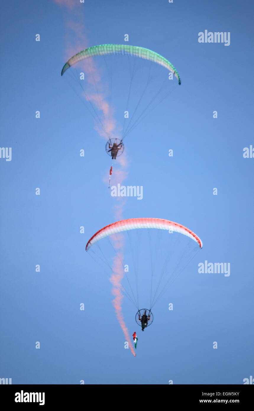 Engine powered paragliders hi-res stock photography and images - Alamy