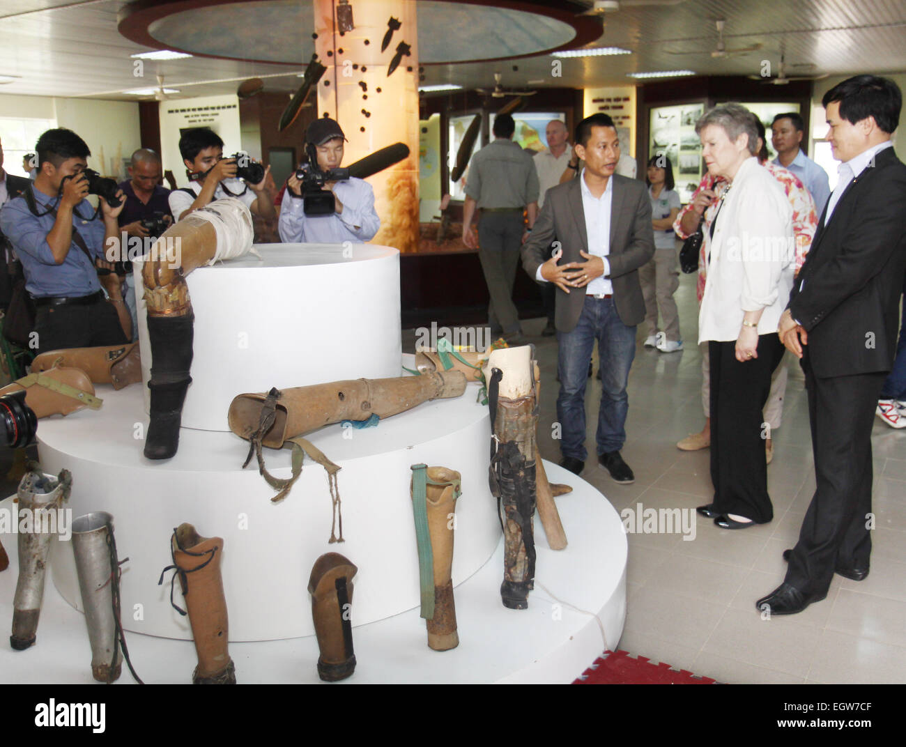 17th parallel north hi-res stock photography and images - Alamy