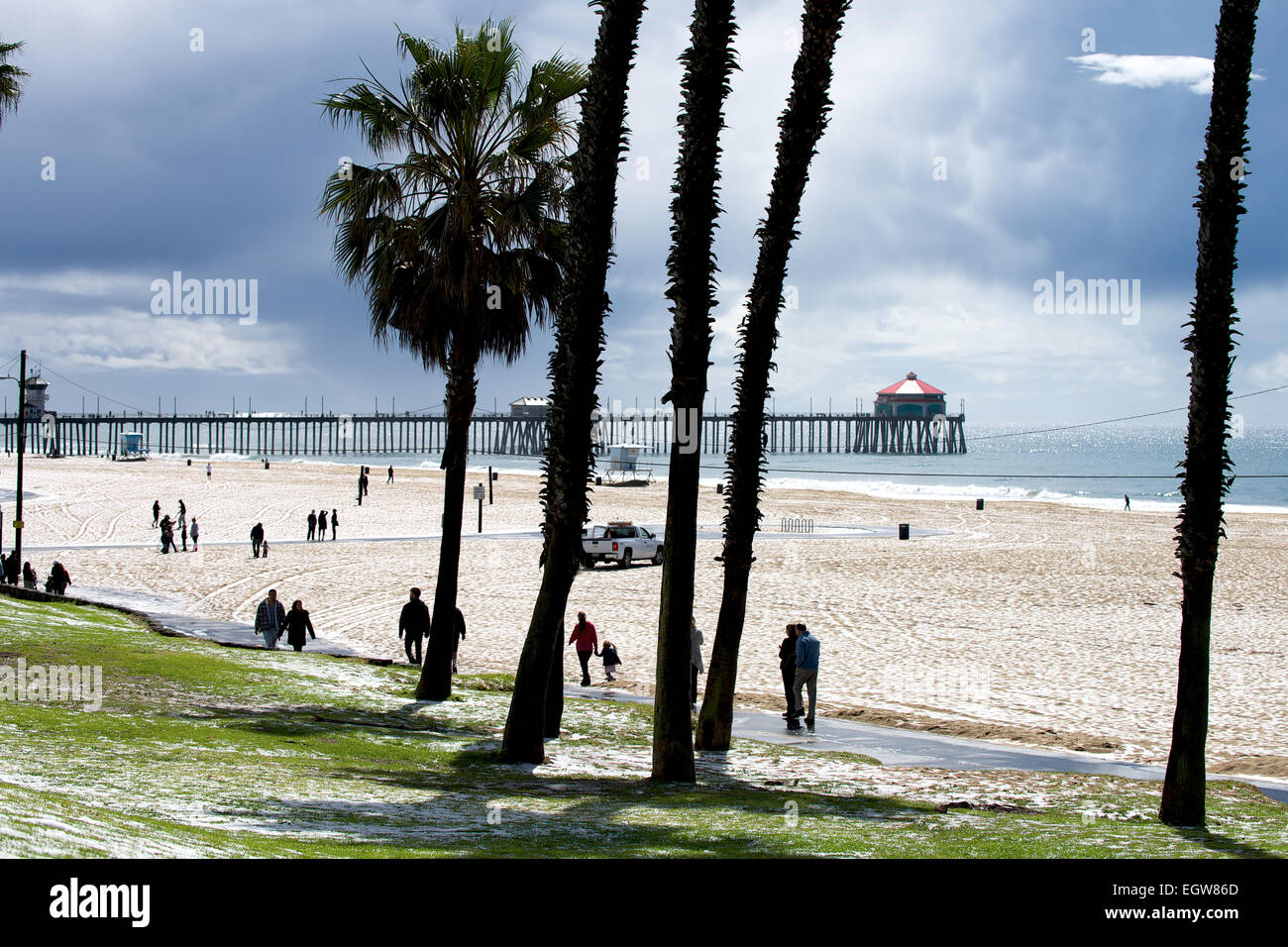 Huntington Beach, California, USA. 2nd March, 2015. Locals gathered to ...