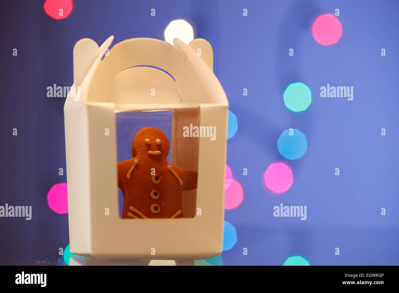 ginger bread man well pack in a container Stock Photo - Alamy