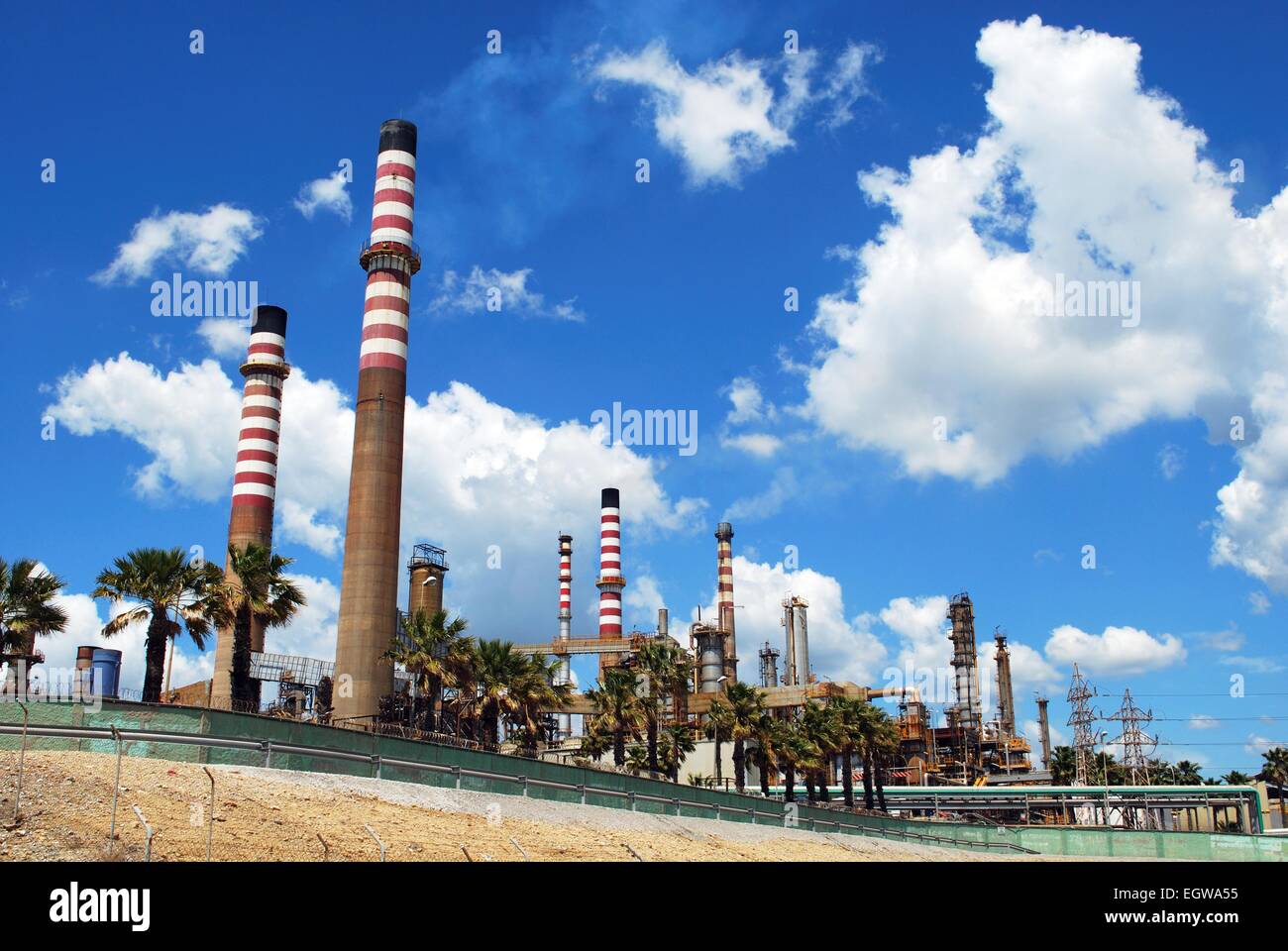 Oil palm refinery hi-res stock photography and images - Alamy