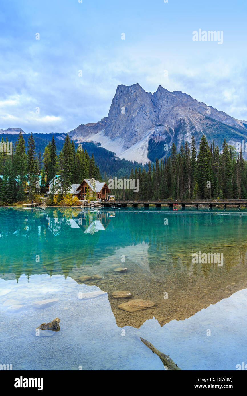 Emerald lake yoho hi-res stock photography and images - Alamy