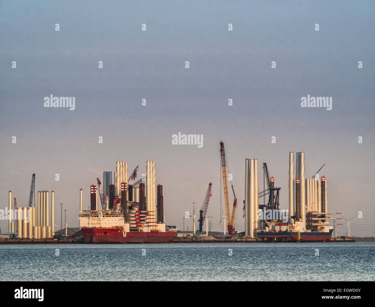Offshore wind vessels hi-res stock photography and images - Alamy