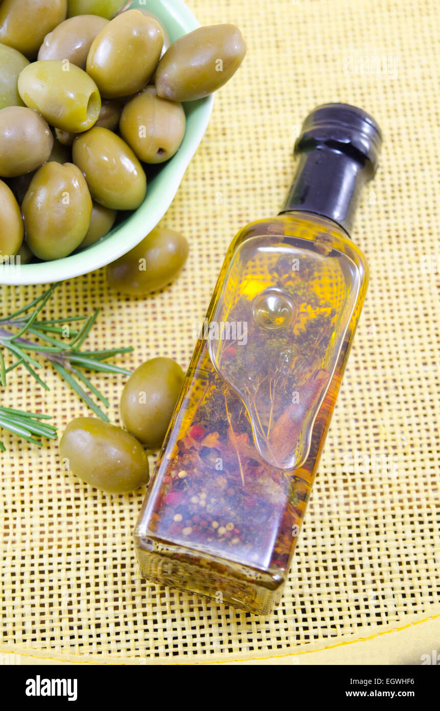 Olive oil rustic bottle glass hi-res stock photography and images - Alamy