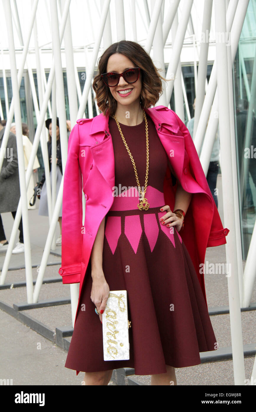 Carrie Colbert arriving at the Jil Sander runway show in Milan - Feb 28 ...