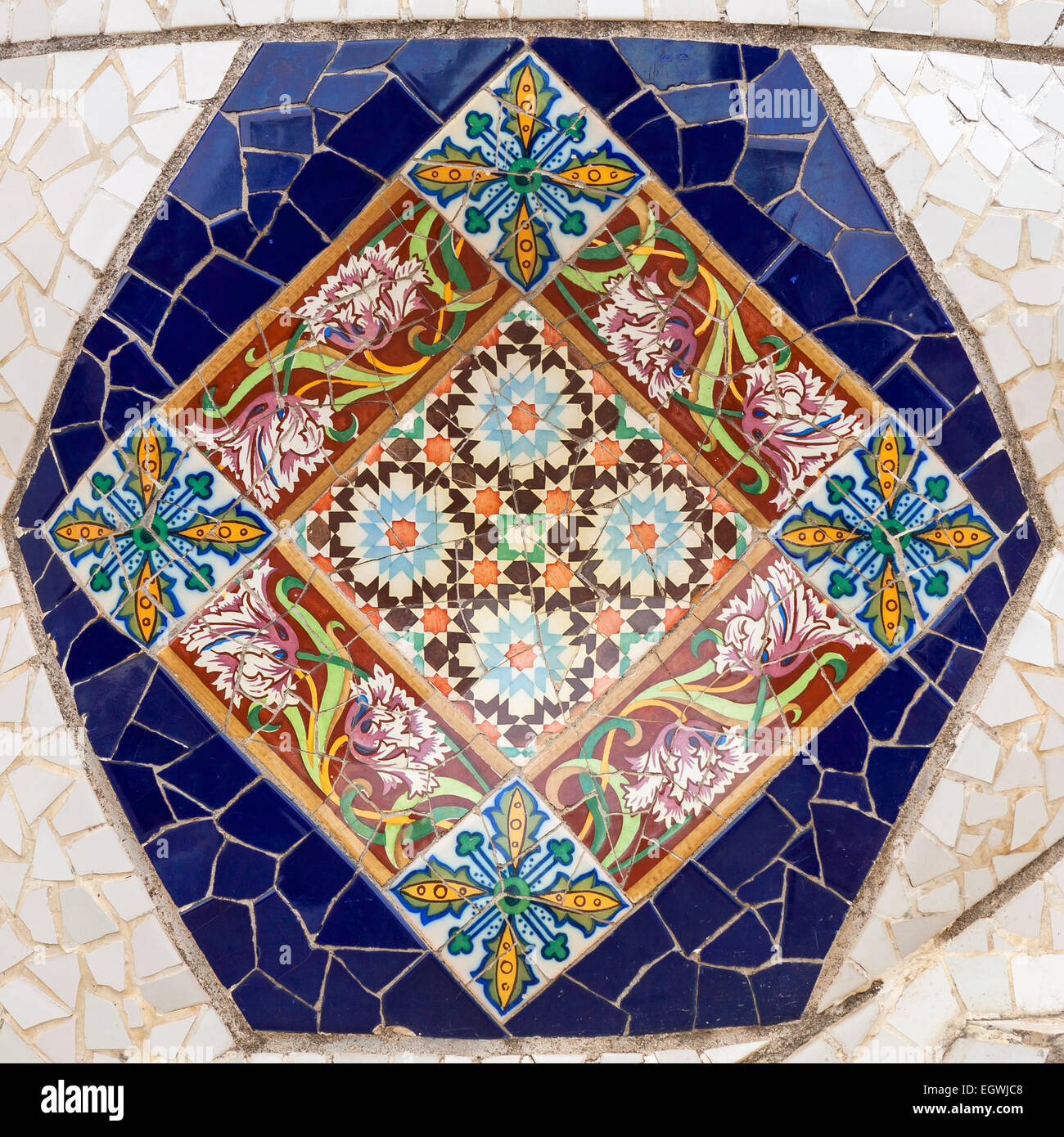 Flower tile patterns hi-res stock photography and images - Alamy