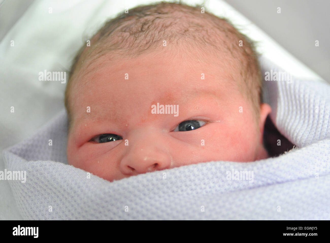 Infant being born hi-res stock photography and images - Alamy