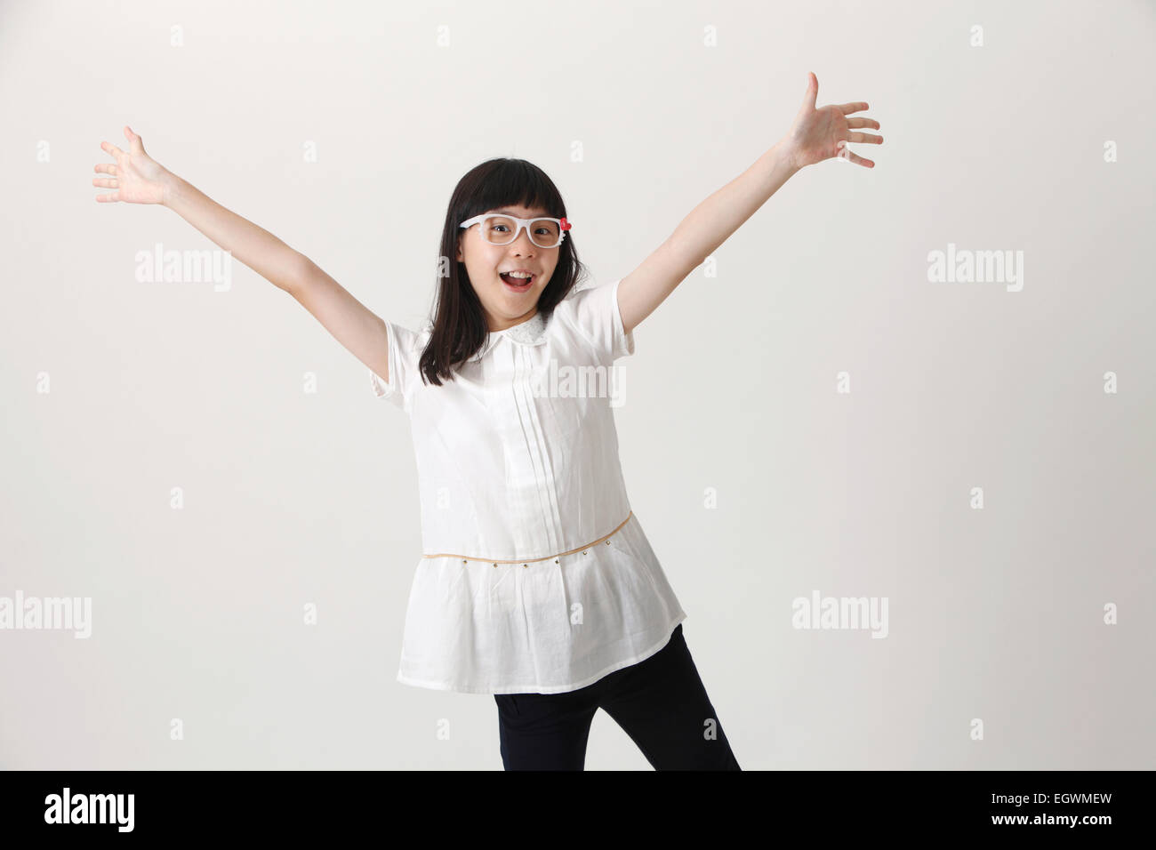 girl surprise with hand wide open waiting Stock Photo - Alamy