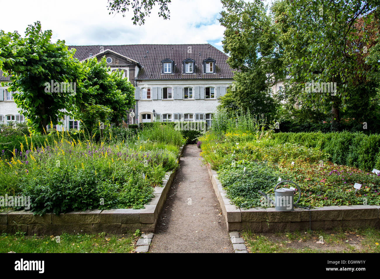 Saarn monastery hi-res stock photography and images - Alamy