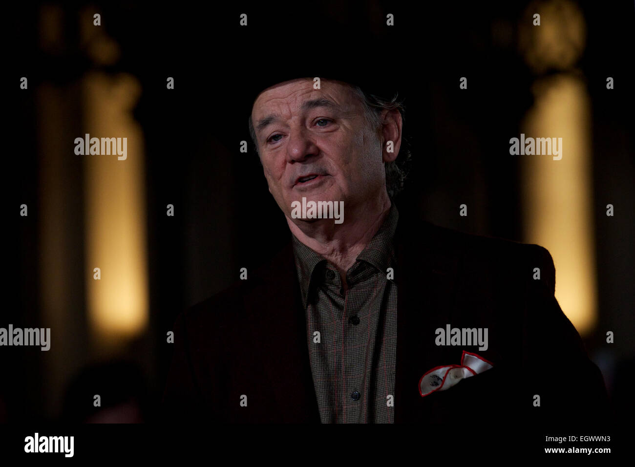 UNITED KINGDOM, London : US actor Bill Murray poses on the red carpet ...