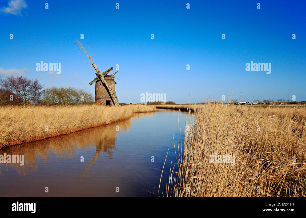 Brograve drainage mill derelict hi-res stock photography and images - Alamy