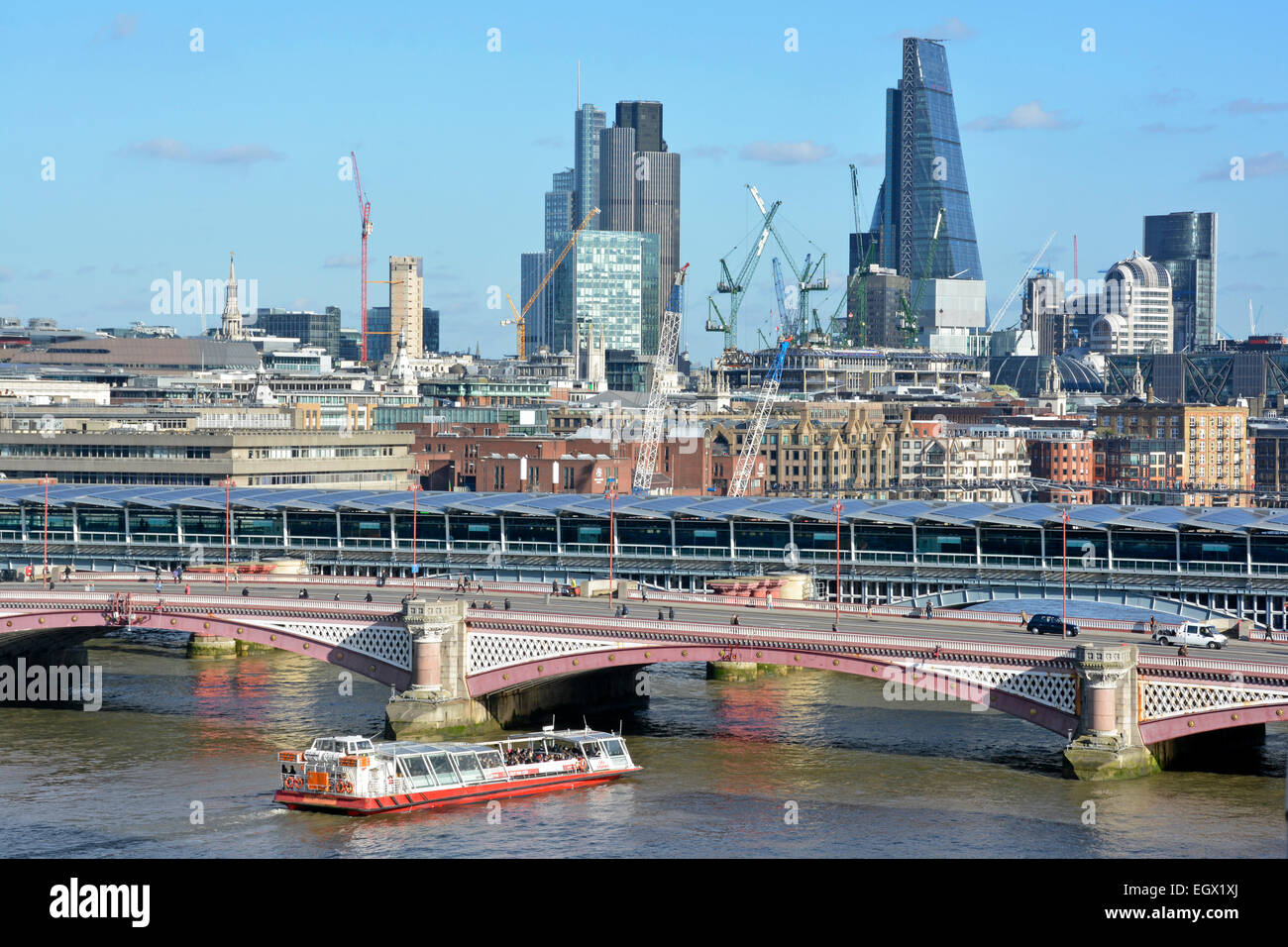 Blackfriars solar panels hi-res stock photography and images - Alamy