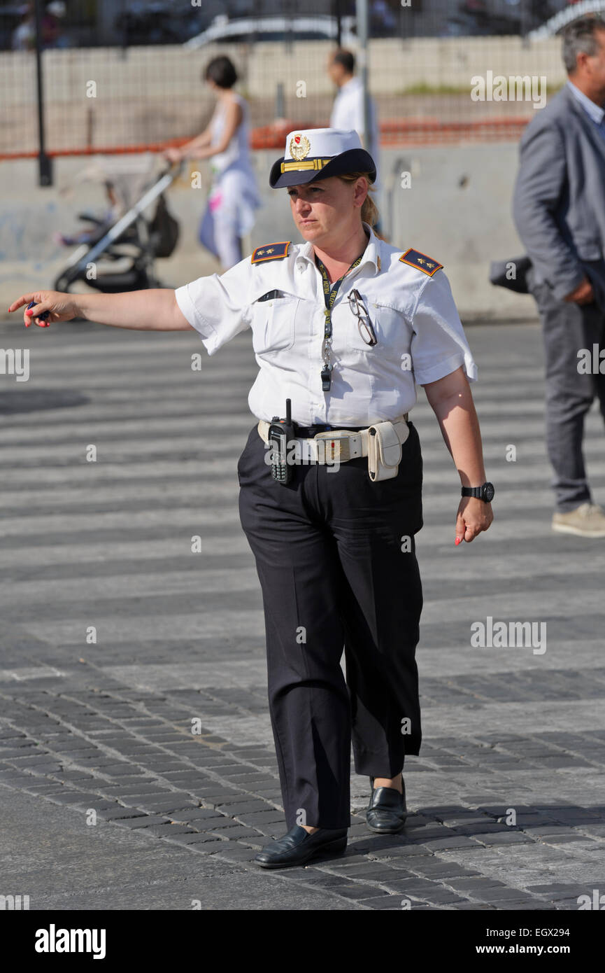 A police officer on duty on the street of Rome, Italy Stock Photo - Alamy