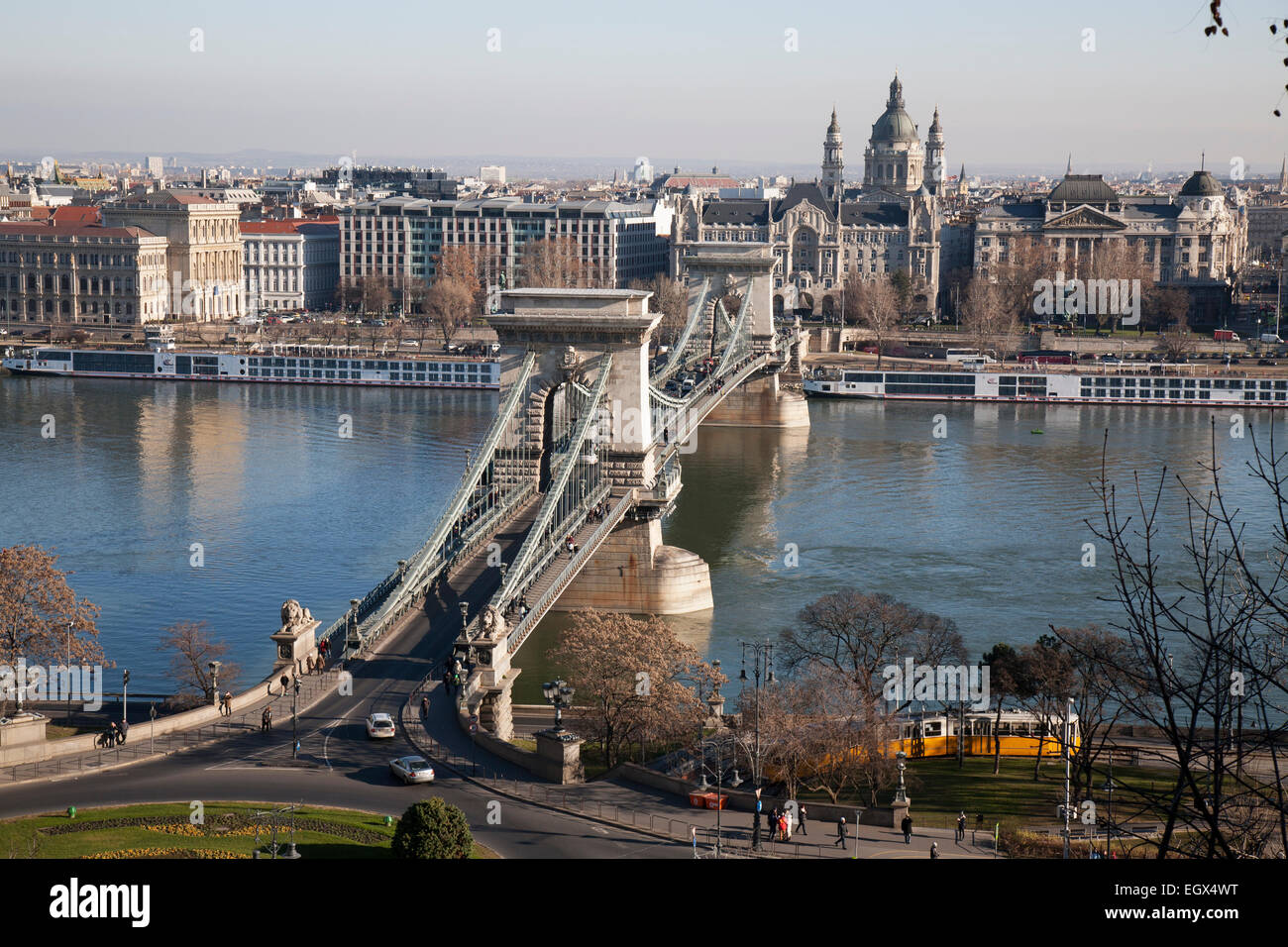 Chain bridge budapest hi-res stock photography and images - Alamy