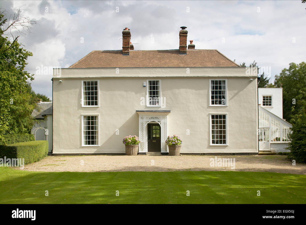 Front exterior of Georgian country house Stock Photo - Alamy