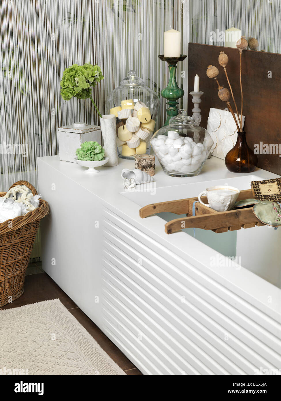 Inside glassware hi-res stock photography and images - Alamy