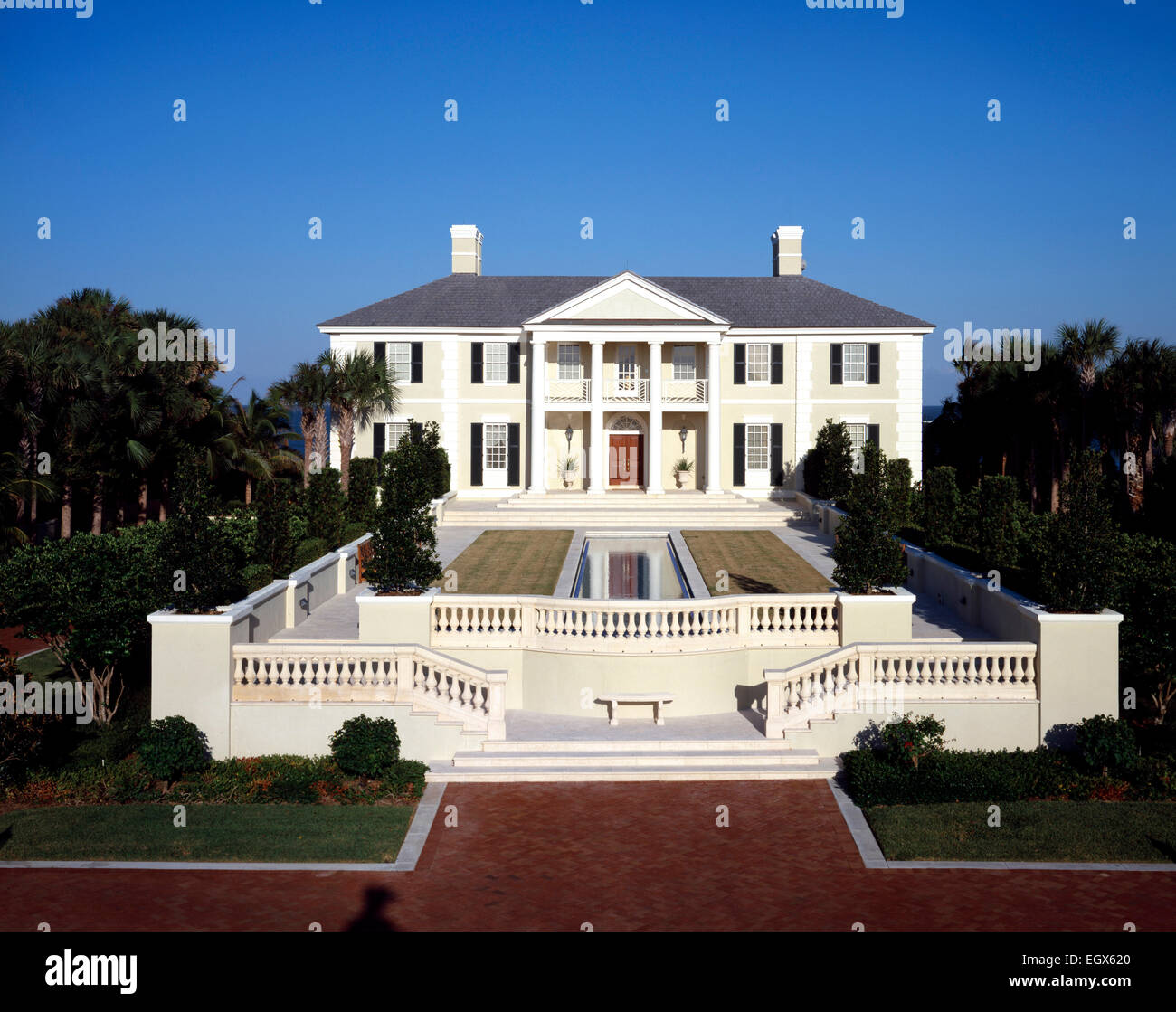 Grand formal hi-res stock photography and images - Alamy