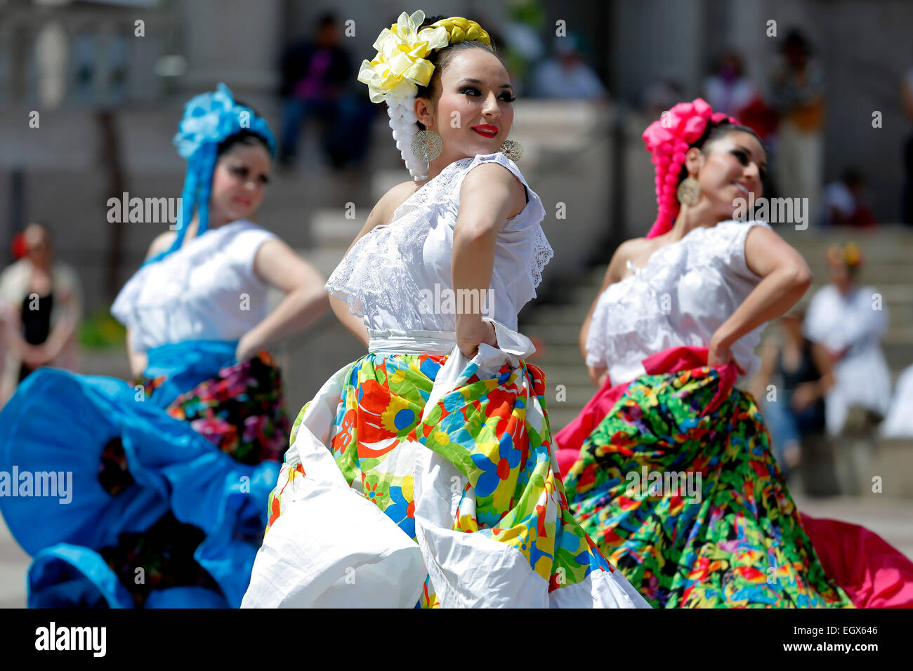 Mexican dancers, Cinco de Mayo Celebration, Civic Center Park, Denver ...