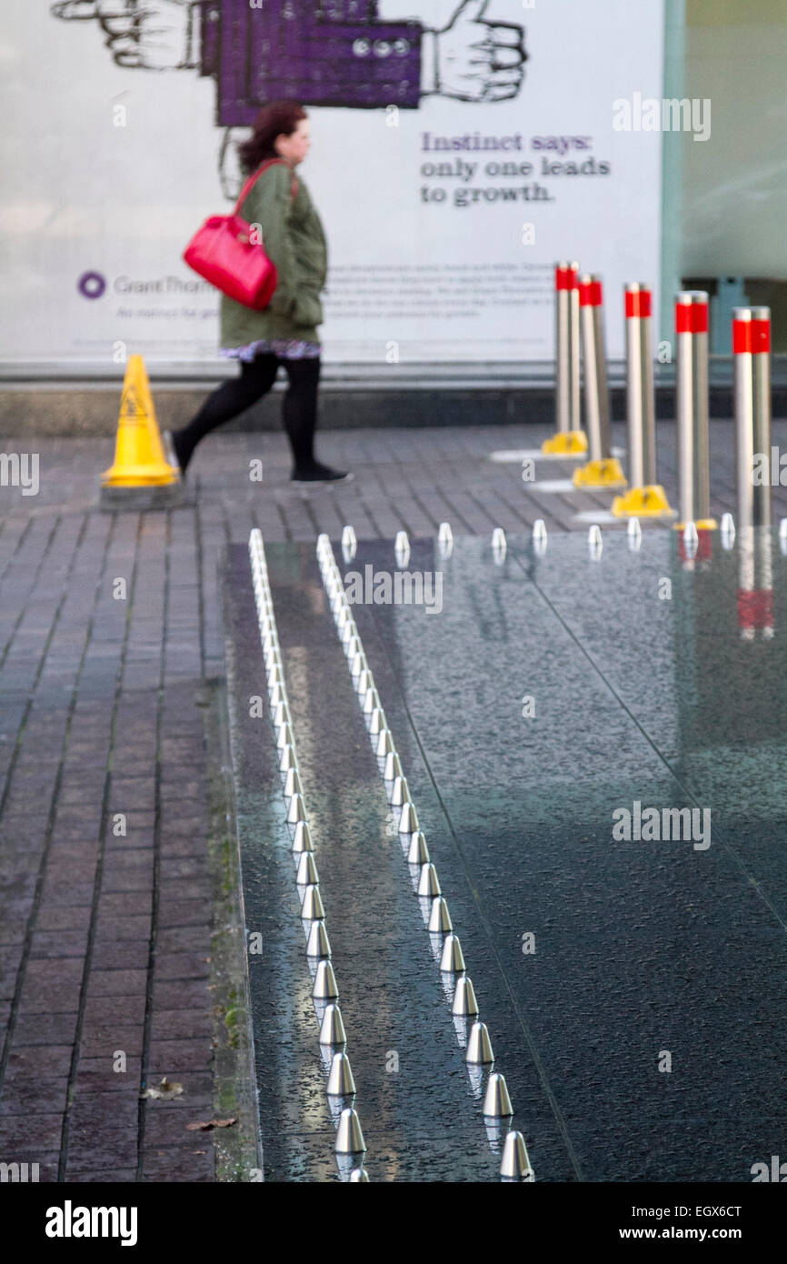 Anti homeless spikes hi-res stock photography and images - Alamy