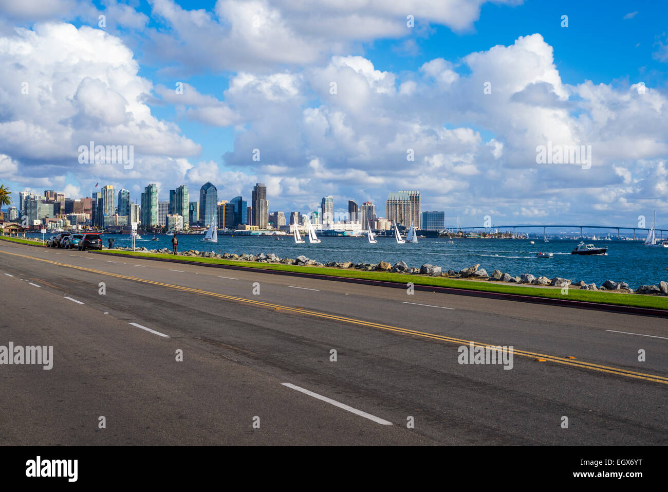 View harbor drive skyscrapers hi-res stock photography and images - Alamy