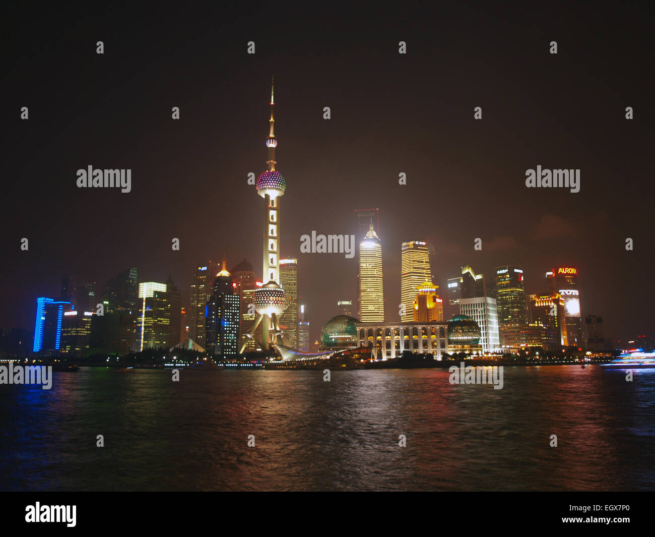 Travel shanghai monument ancient hi-res stock photography and images ...