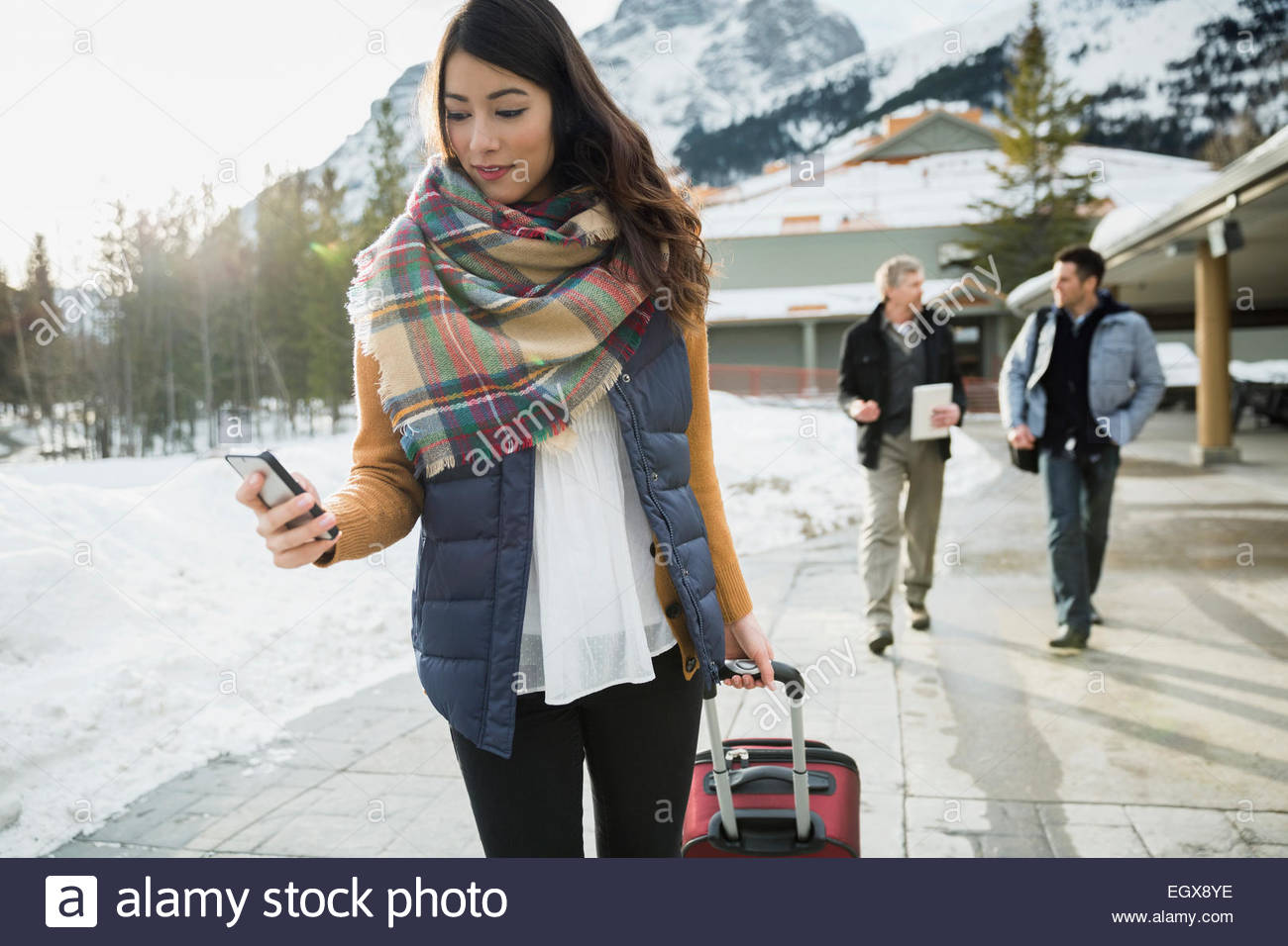 Pulling suitcase luggage hi-res stock photography and images - Alamy