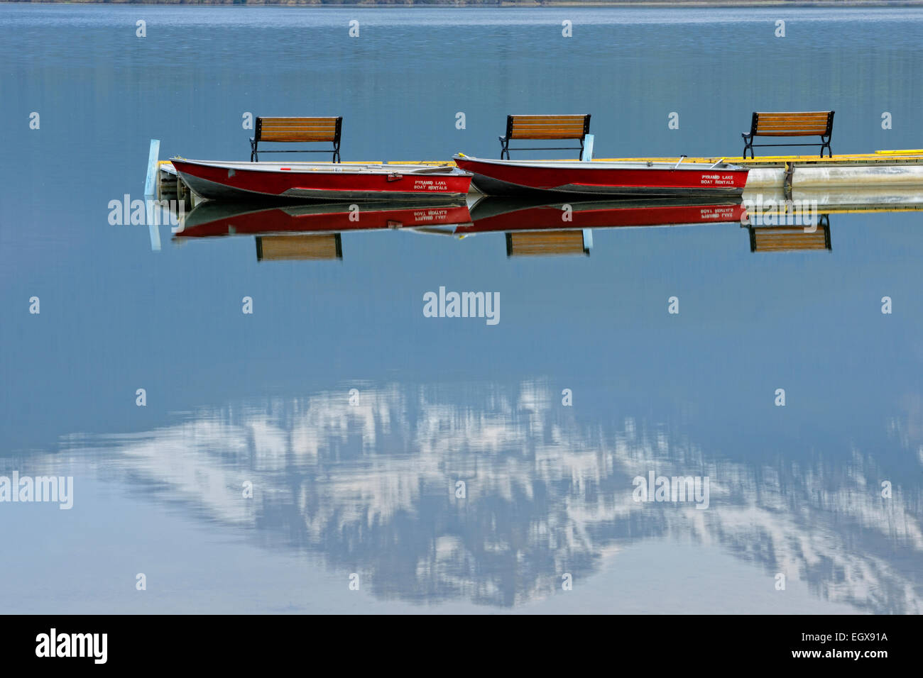 Reflections in Pyramid Lake with Pyramid Lake Resort boat docks, Jasper ...