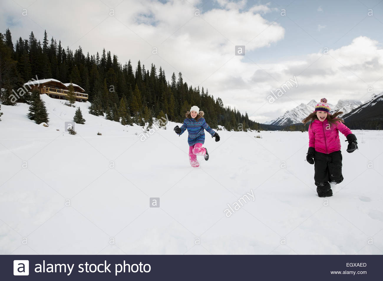 People running in field hi-res stock photography and images - Alamy