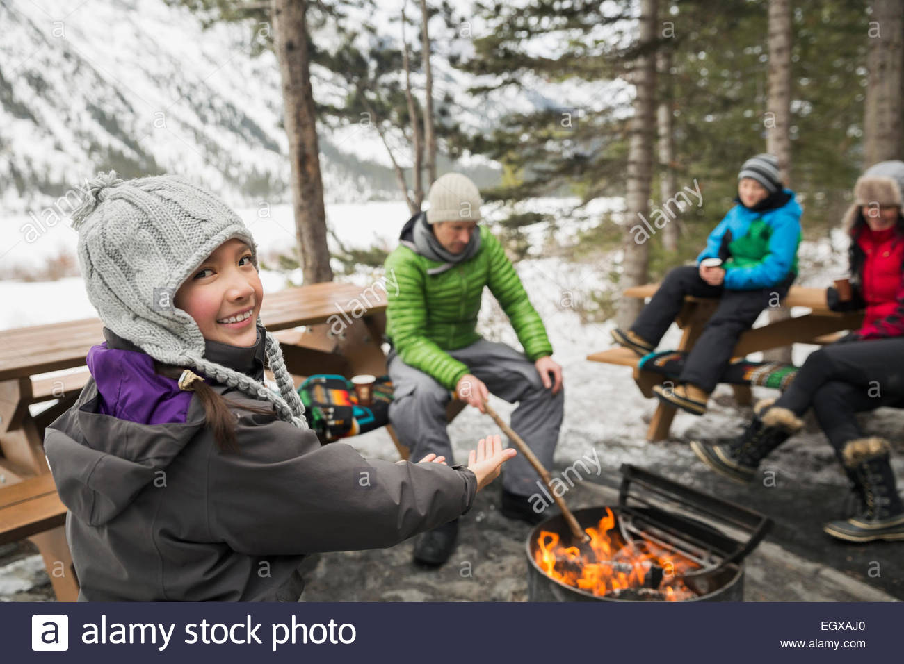 Sitting around fire pit hi-res stock photography and images - Alamy