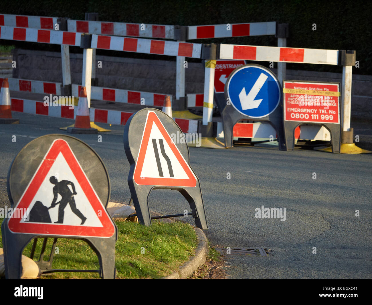 Road works sign close up hi-res stock photography and images - Alamy