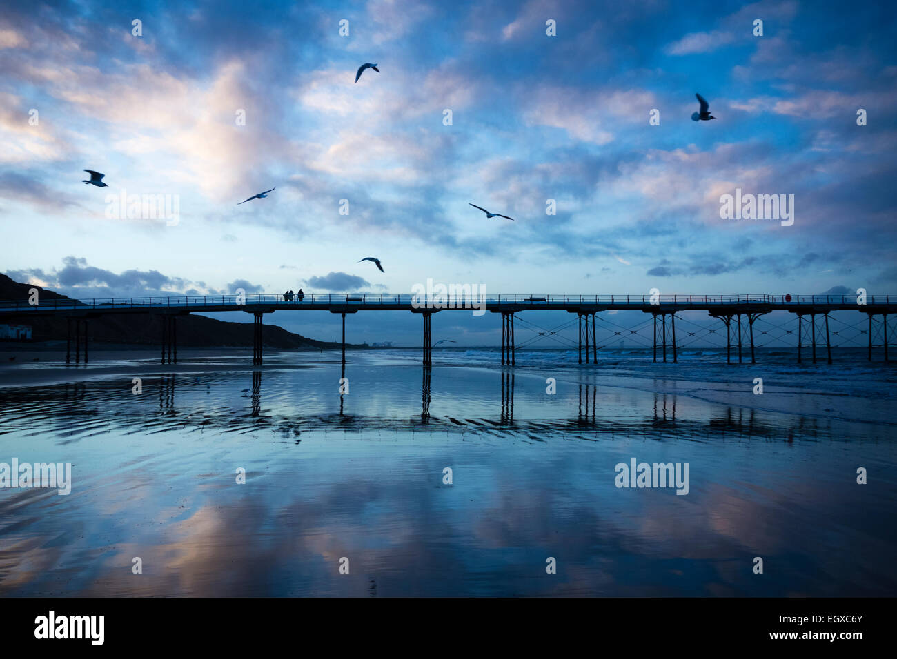 Salburn by the Sea, UK. 3rd March, 2015. Weather: a colourful sky over ...