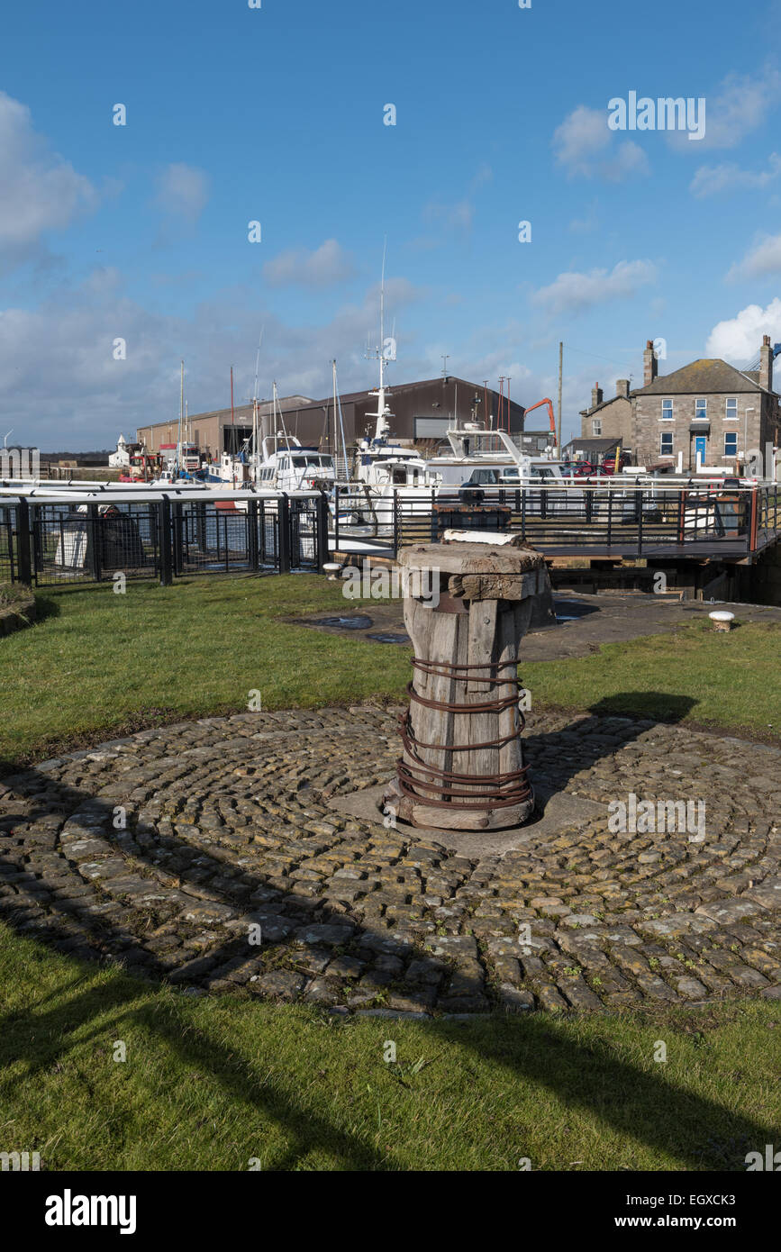 Quayside capstan hi-res stock photography and images - Alamy