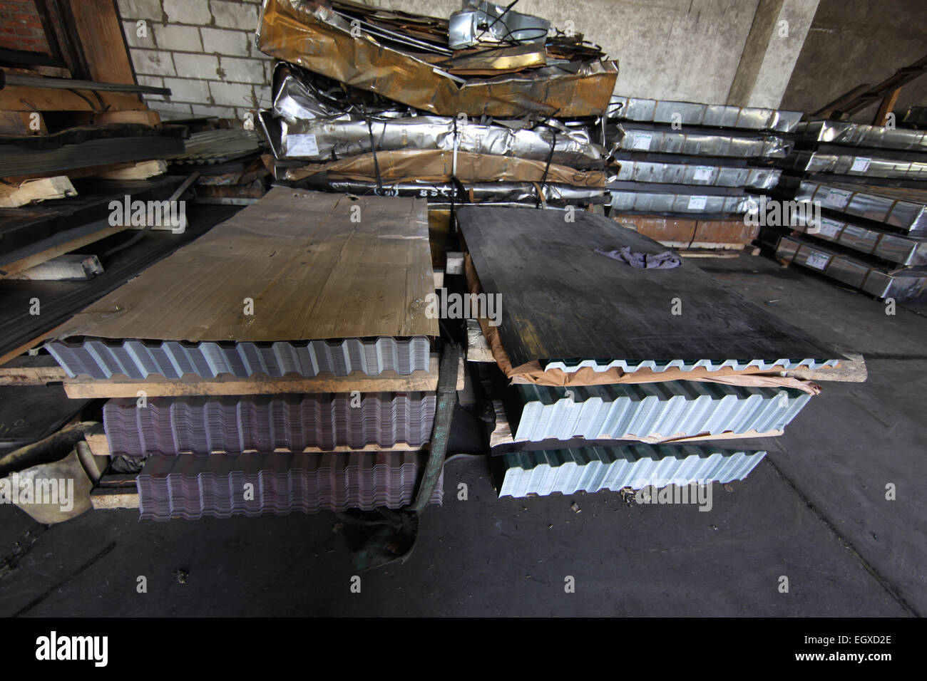 warehouse for shipping, handling and storage of sheet metal in packs ...