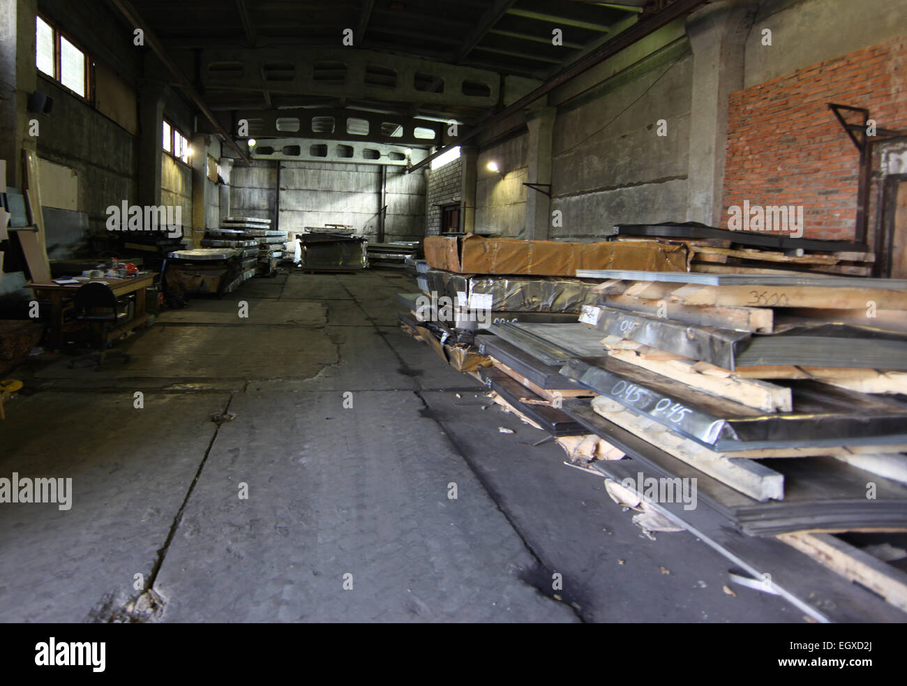 warehouse for shipping, handling and storage of sheet metal in packs ...