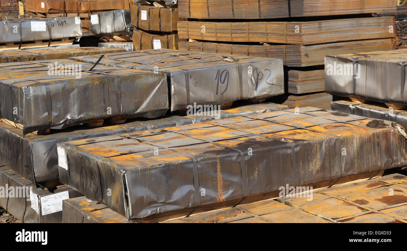 warehouse for shipping, handling and storage of sheet metal in packs ...