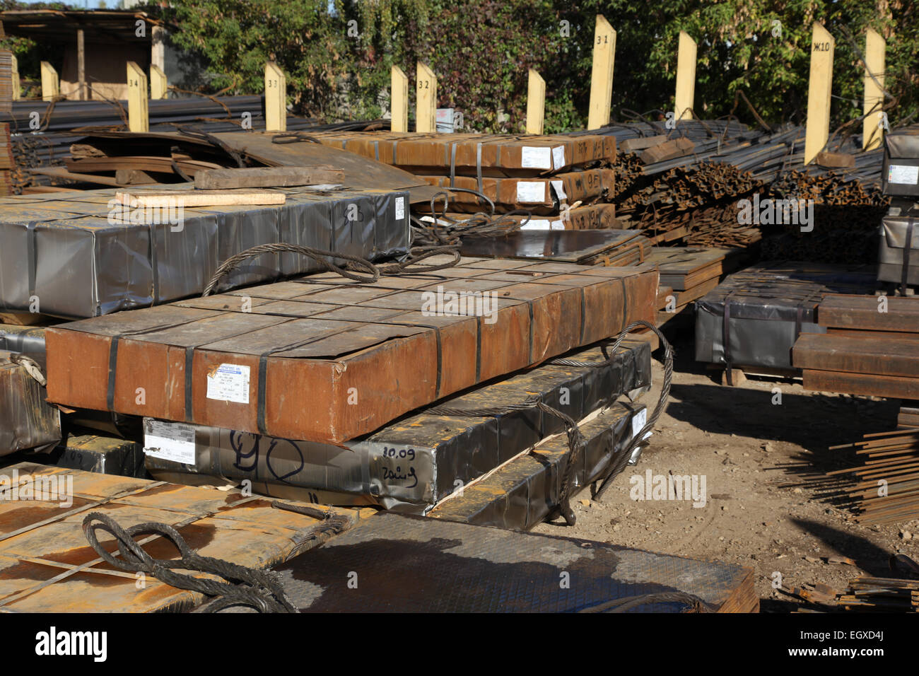 warehouse for shipping, handling and storage of sheet metal in packs ...