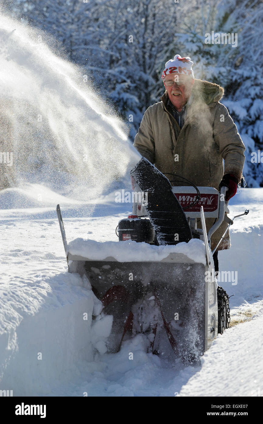 Singular man hi-res stock photography and images - Alamy