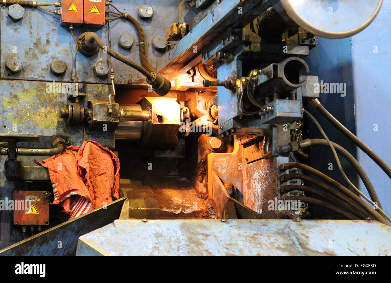 machine for cutting metal bars on the workpiece Stock Photo - Alamy