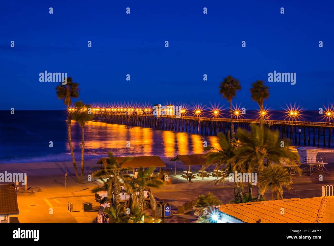 Light reflecting off sea hi-res stock photography and images - Alamy