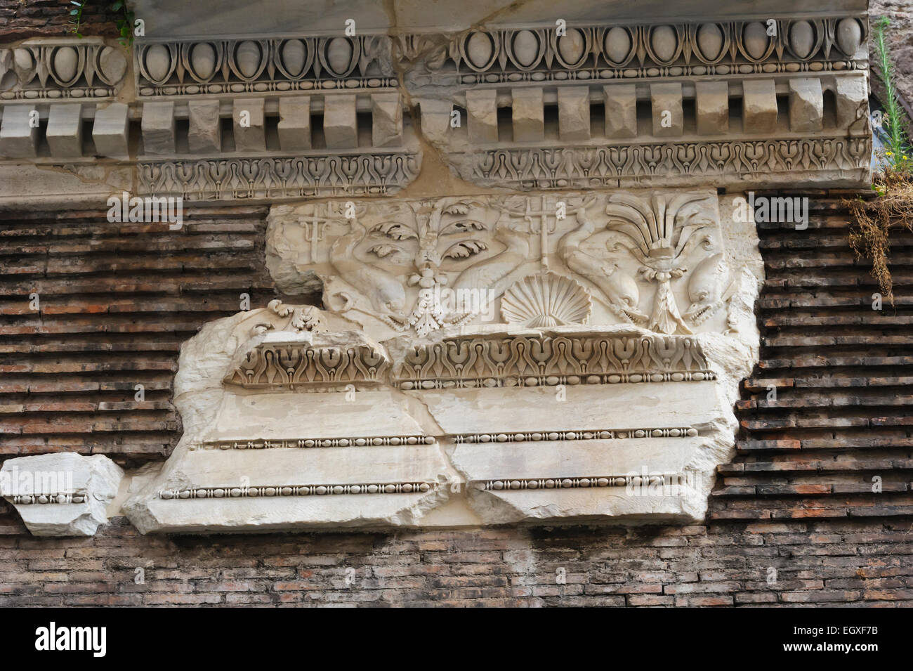 Roman stone carvings hi-res stock photography and images - Alamy