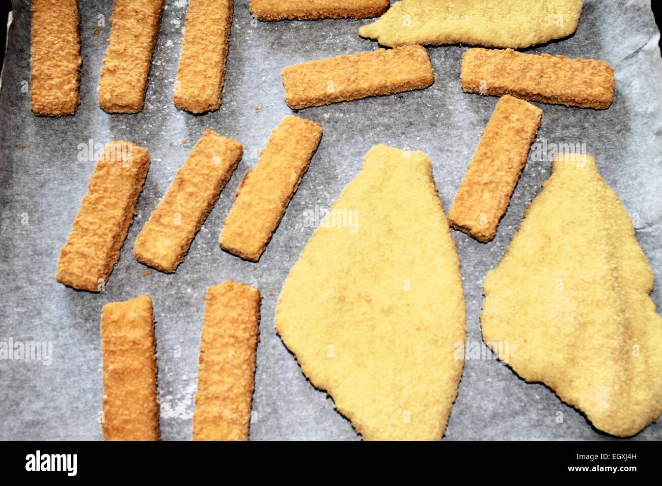 Crumbing fish breadcrumbs hi-res stock photography and images - Alamy