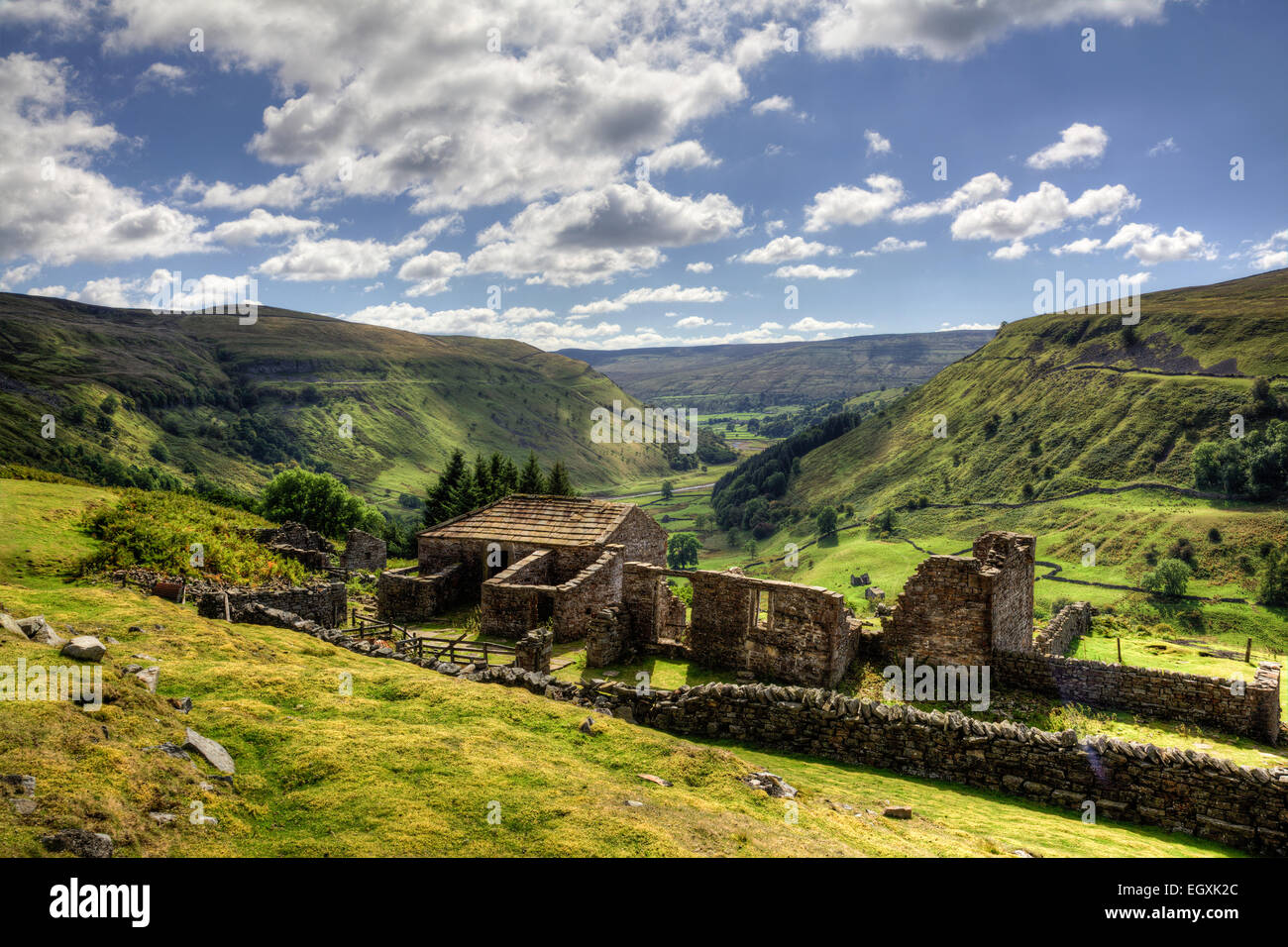 Crackpot hall near keld swaledale hi-res stock photography and images ...