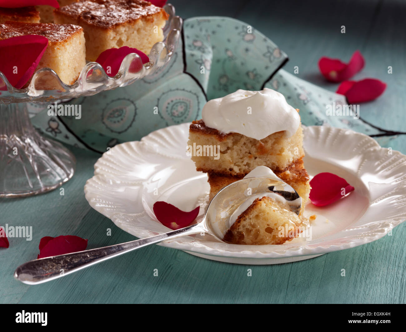 Rose cake hi-res stock photography and images - Alamy