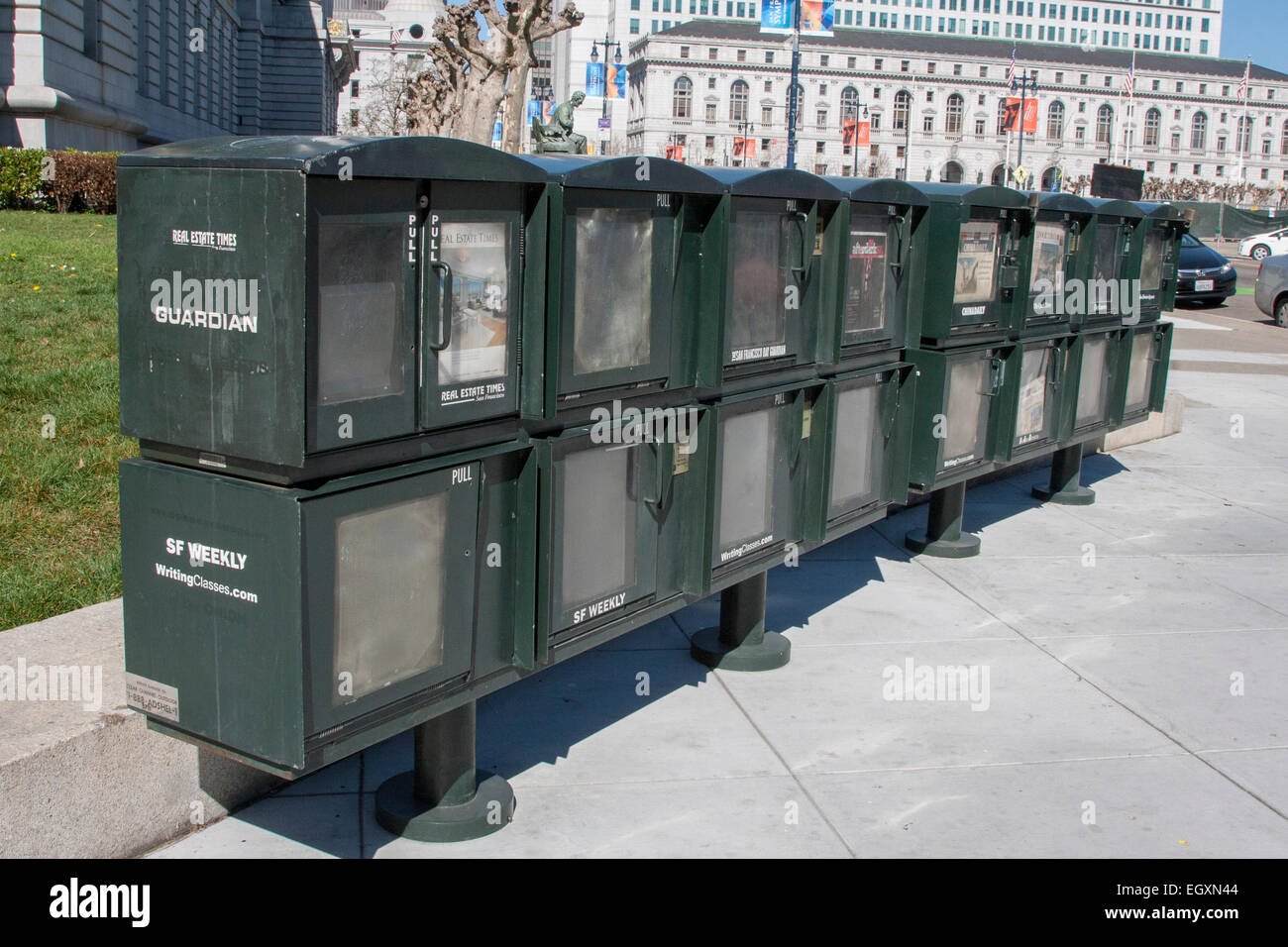 News stand hi-res stock photography and images - Alamy
