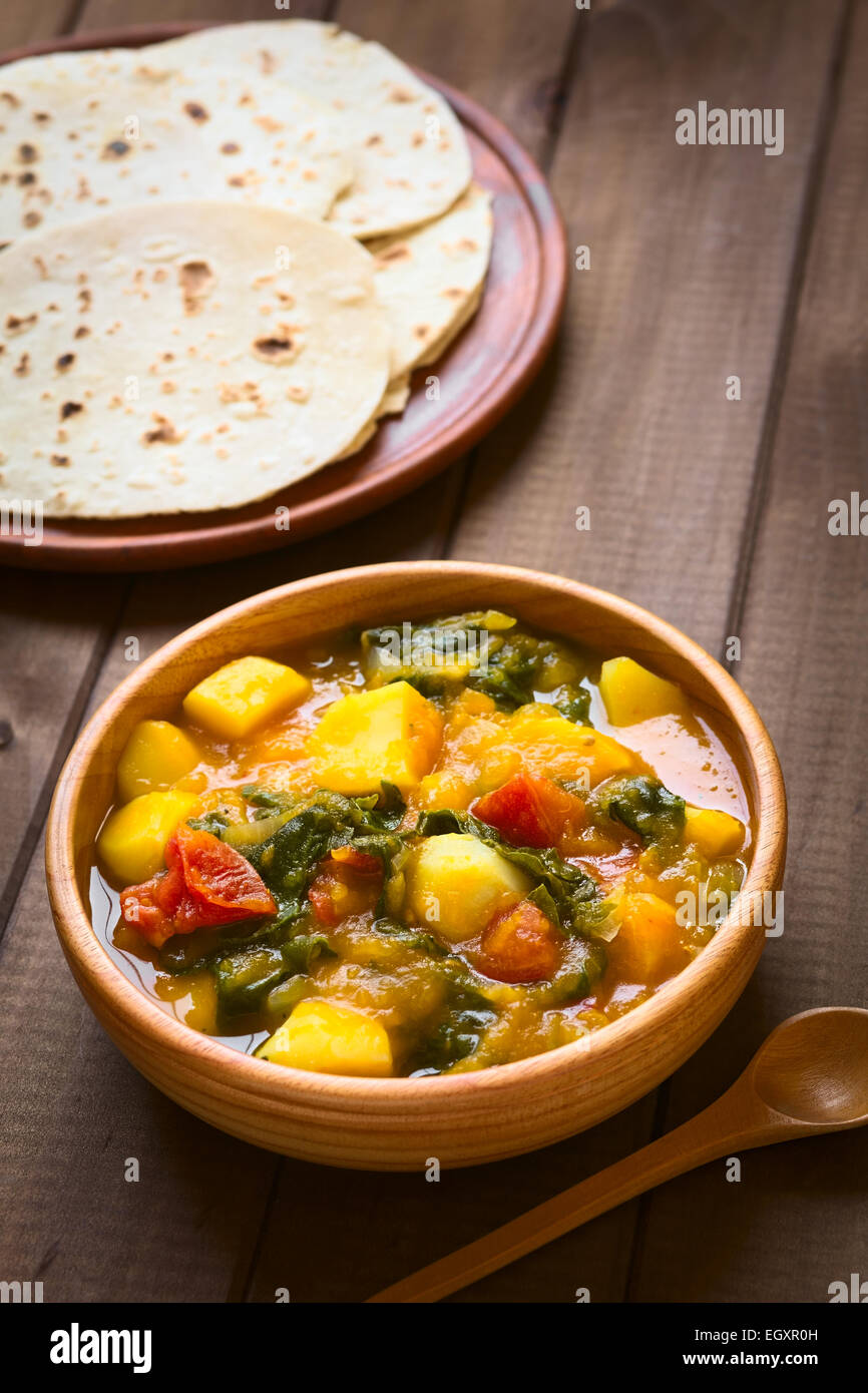 Chapati with curry hi-res stock photography and images - Alamy
