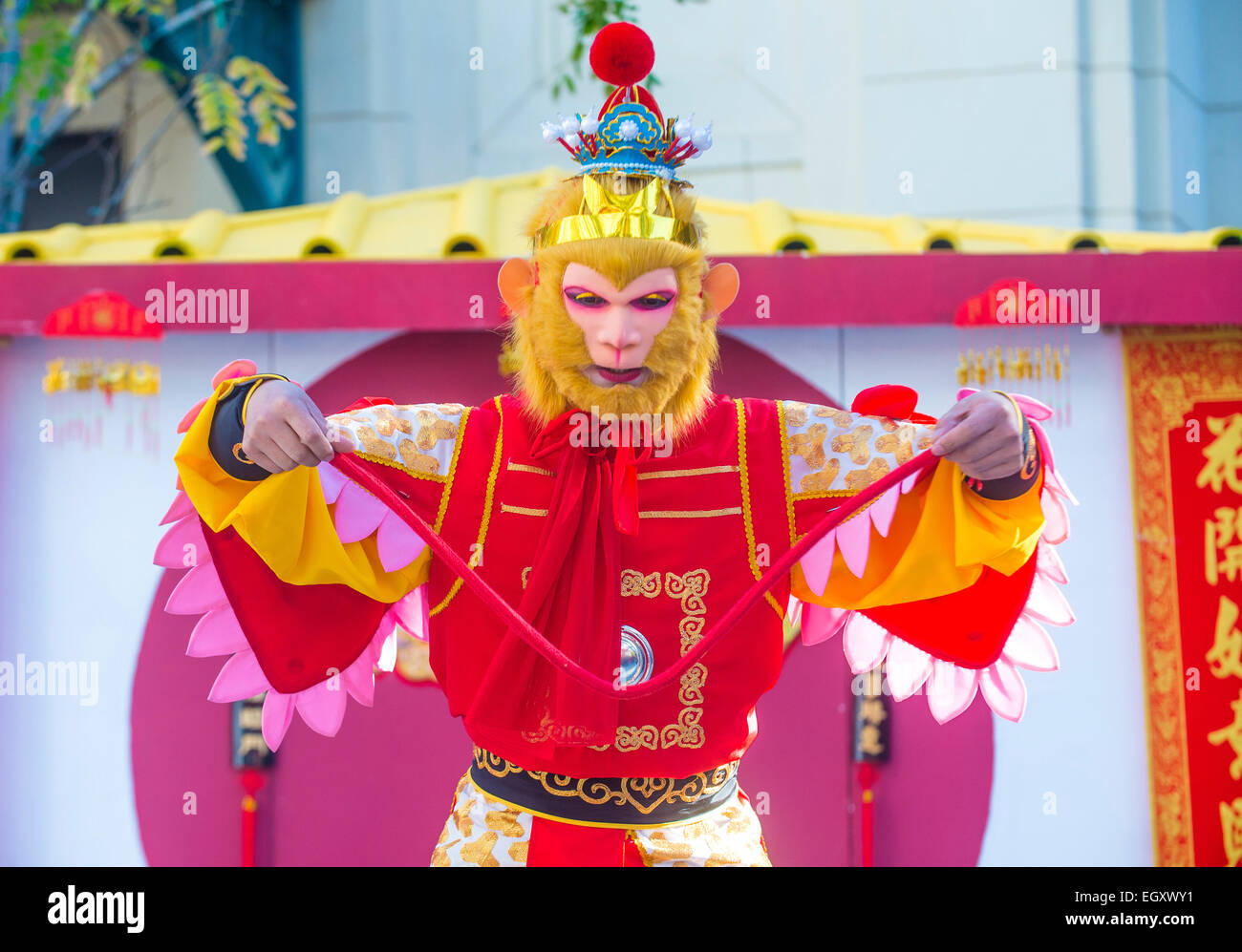 Actor dressed monkey king perform hi-res stock photography and images ...